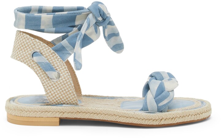 Stylish Curves | Bridging The Gap Between Straight And Plus Size