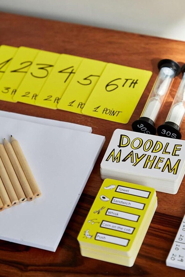 Clarendon Games Doodle Mayhem: A Hilarious and Frantically Fast Drawing ...