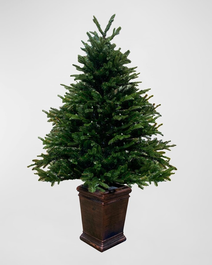 Barcana 4.5' Alaskan Deluxe Fir Pre-Lit Christmas Tree in Tree Pot ...