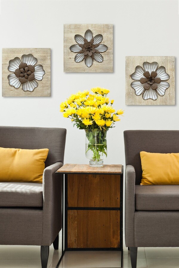 Stratton Home Natural Wood/Espresso Rustic Flower Wall Decor ...