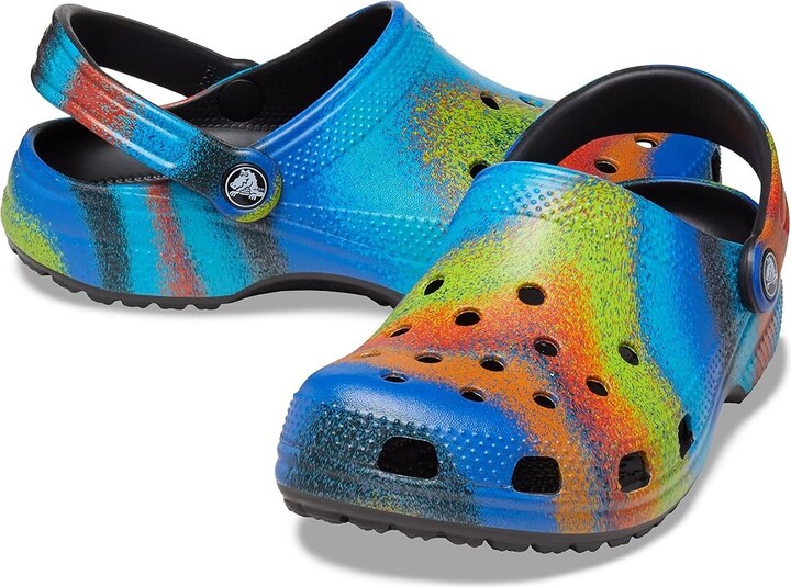 Crocs Classic Tie-Dye Graphic Clog (Black/Multi Spray Dye) Clog Shoes ...