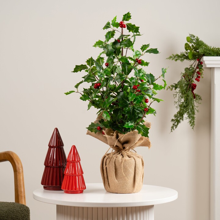 Scottish Everlastings Artificial Holly Tree in Hessian Plant Pot ...
