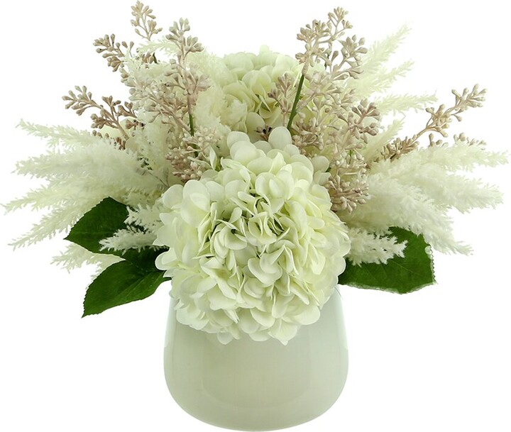 Creative Displays Hydrangea Floral Arrangement In A Glass Vase With ...