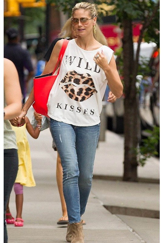 Paige Denim Skyline Ankle Peg in Beachwood as Seen On Jennifer Garner ...