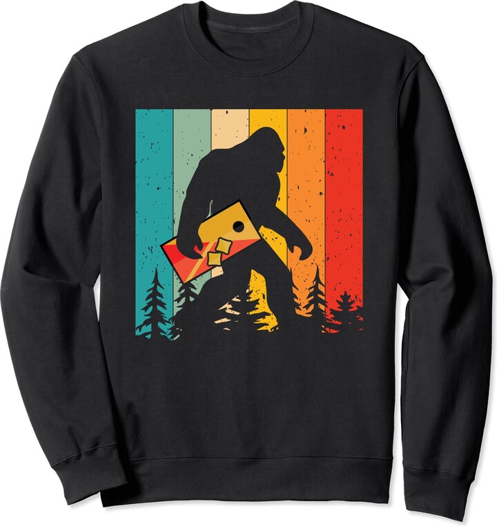 CharlIan Minds - Cornhole Player Funny Bigfoot Fan Sasquatch Bigfoot ...