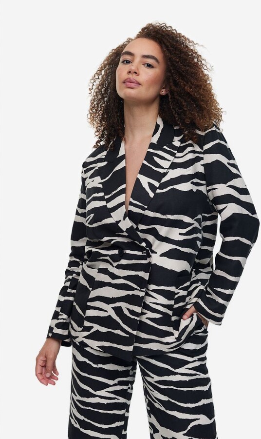 MONIF C. UNVEILS HER LATEST COLLECTION OF PLUS SIZE DRESSES - Stylish ...