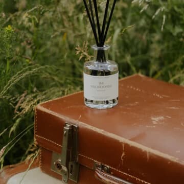 The Wild Botanist “Madagascar” Roasted Vanilla, Oak & Spiced Dried ...