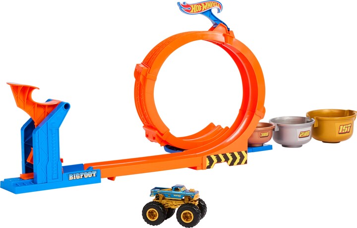 Hot Wheels Monster Trucks Loop & Flip Trophy Challenge Playset ...