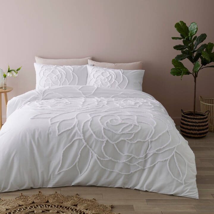 Dunelm Talia White Tufted 100% Cotton Duvet Cover and Pillowcase Set ...