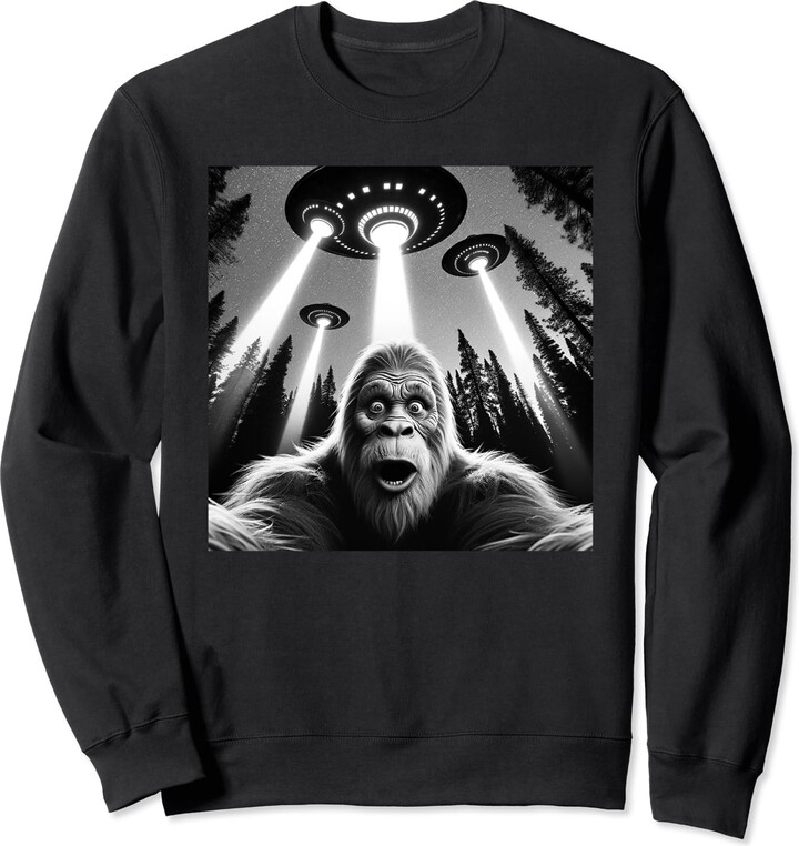 Funny Bigfoot UFO Selfie Alien Tee Funny Bigfoot Selfie with UFOs Weird Sasquatch Alien UFO ...