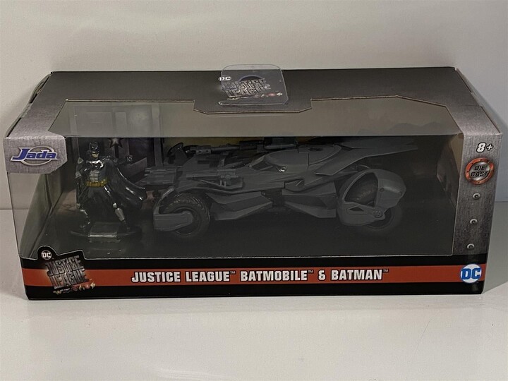 Batman Justice League Batmobile with Figure 1:32 Scale Jada 31706 ...
