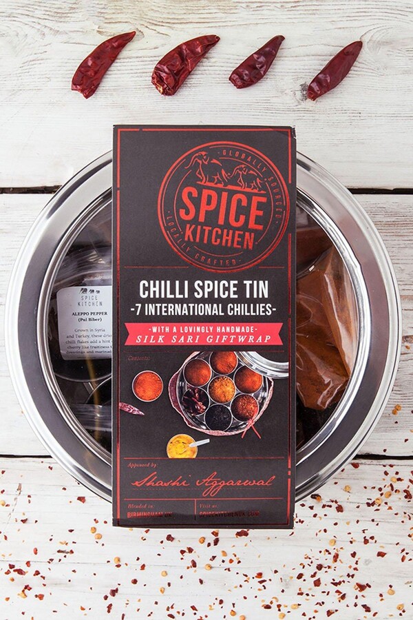Spice KItchen Chilli Spice Tin with 7 International Chillies ...