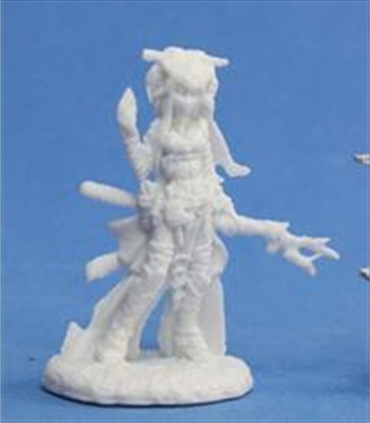 Reaper Miniatures 89008 Bones - Path Finder Feiya- Iconic Witch ...