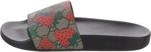 Gucci GG Supreme Slides - ShopStyle