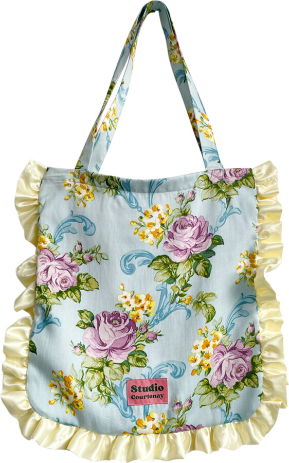 Studio Courtenay - Vintage Pastel Floral Print Fabric Deadstock ...