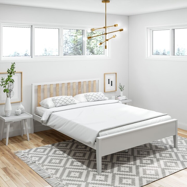 Plank+Beam Plank and Beam Modern Queen-Size Bed with Slatted Headboard ...