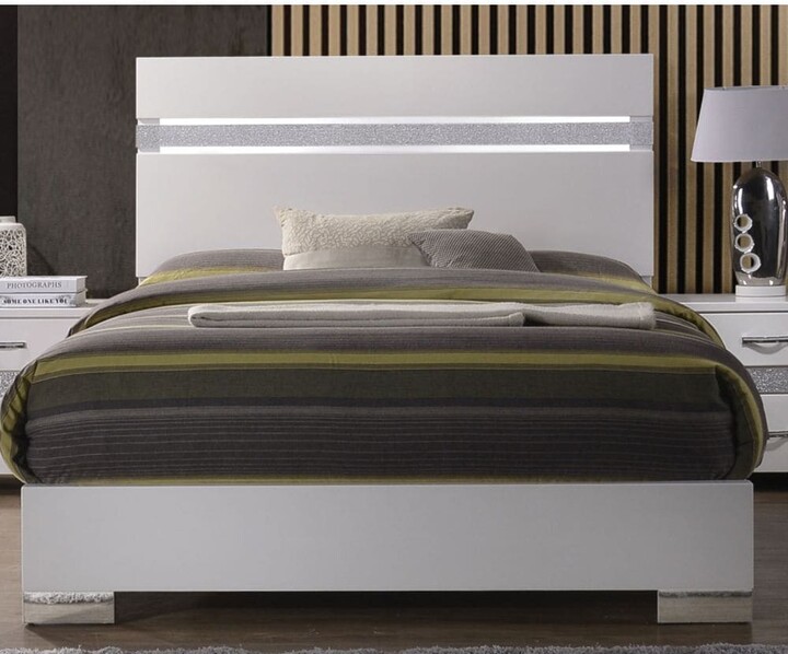 Gerojo Naima II Queen Wood Panel Bed in White High Gloss&Sparkling ...