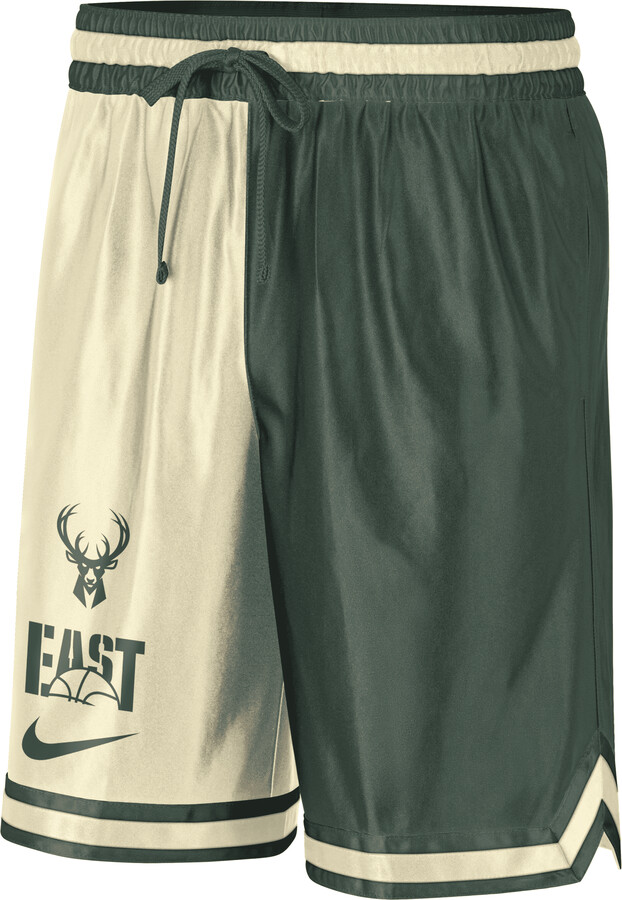 Nike Milwaukee Bucks Courtside Men's Dri-FIT NBA Graphic Shorts in ...