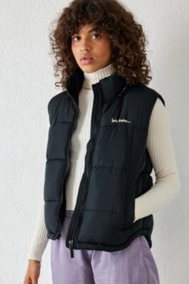 iets frans... iets frans. Recycled 90s Puffer Gilet Jacket - Black XS ...