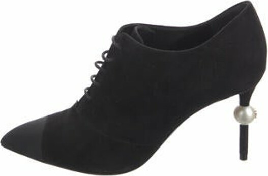 Chanel 2016 Interlocking CC Logo Pumps - ShopStyle